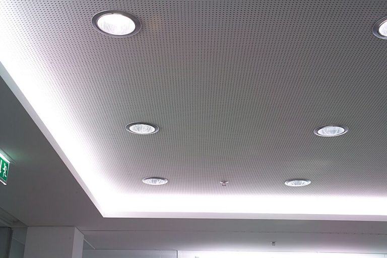 How to improve the acoustics of your music recording studio with ...